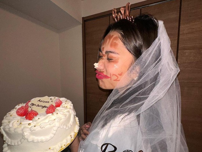 Momen Seru Azizah Putri Andre Rosiade Bareng Bestie Bridal Shower-Nikah Momen Seru Azizah Putri Andre Rosiade Bareng Bestie Bridal Shower-Nikah