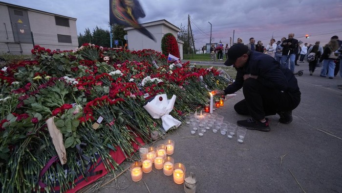 Aksi Penghormatan Untuk Bos Wagner yang Diduga Tewas dalam Laka Jet