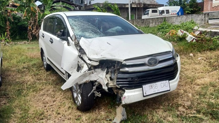 Sopir Minibus yang Tewaskan Pemotor Wanita di Jembrana Jadi Tersangka Sopir Minibus yang Tewaskan Pemotor Wanita di Jembrana Jadi Tersangka