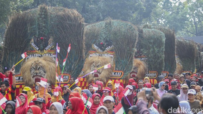Seru Banget, Pawai Budaya Reog Ponorogo di CFD Jakarta