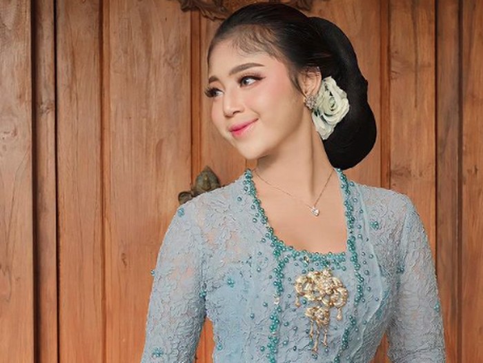 8 Pesona Prigel Pangayu, Sinden Campur Sari yang Viral karena Kecantikannya