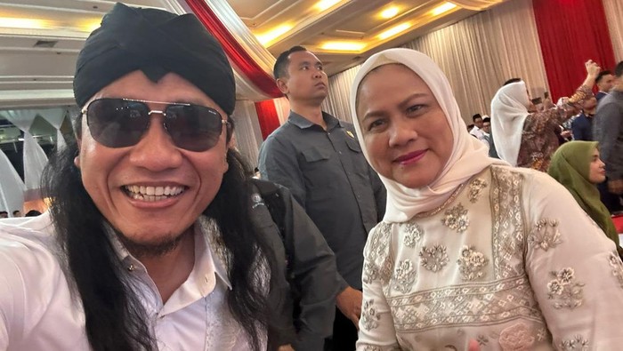 Momen Kebersamaan Gus Miftah dan Prabowo Momen Kebersamaan Gus Miftah dan Prabowo