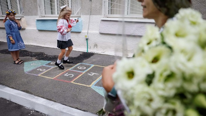 Semangat Bersekolah Anak Anak Ukraina Di Tengah Perang