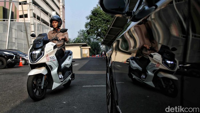 Solusi Kurangi Polusi Udara Jakarta lewat Motor Listrik