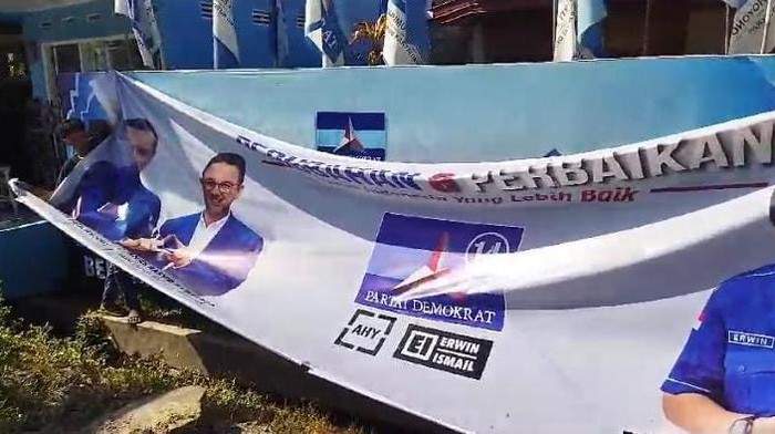 Kader Demokrat Gorontalo Copot Atribut Bergambar Anies di Baliho-Medsos Kader Demokrat Gorontalo Copot Atribut Bergambar Anies di Baliho-Medsos