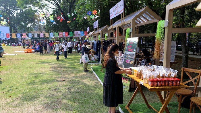 Ratusan UMKM Meriahkan West Java Festival 2023