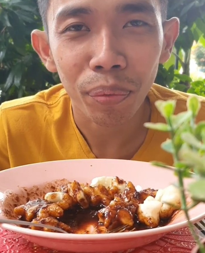 Dede Sunandar Kulineran di Kaki Lima Bareng Ustadz Yusuf Mansur