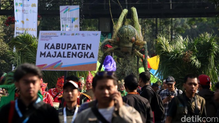 Kemeriahan Parade Karnaval West Java Festival 2023