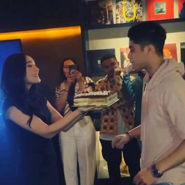 8 Foto Al Ghazali & Laura Moane Diduga Pacaran, Sempat Liburan Bareng ...