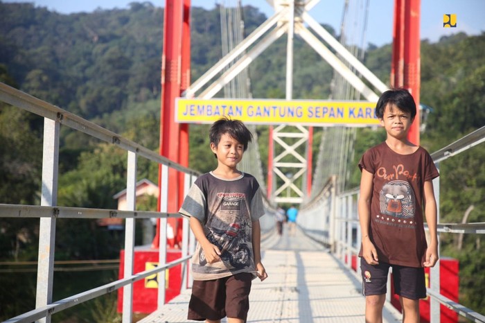 Telan Rp 13 M, Jembatan Gantung di Kalbar Rampung Seberangi Kapuas