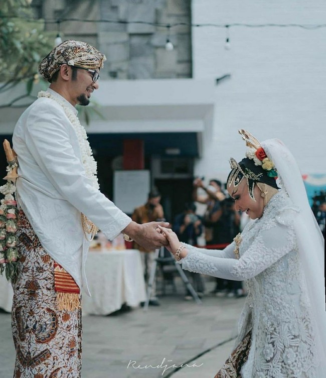7 Inspirasi Pernikahan Artis Adat Betawi, Bintang Emon Hingga Chua Kotak