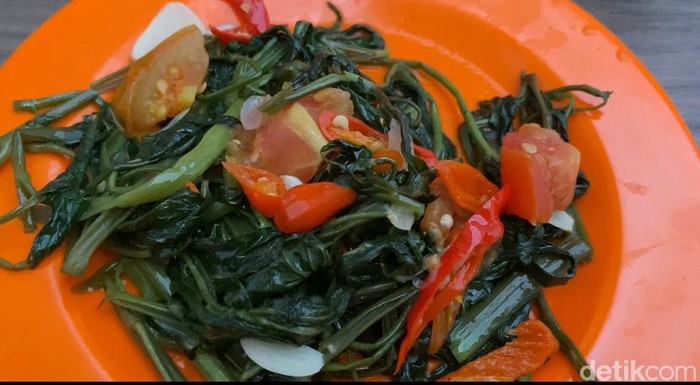 Aduh Enaknye! Pecak Ikan Nila dan Semur Jengkol di Warung Ayah Rojak