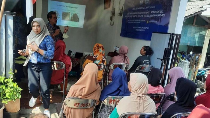 Dosen Unindra PGRI Sosialisasikan Budidaya Maggot Berbasis Aplikasi Dosen Unindra PGRI Sosialisasikan Budidaya Maggot Berbasis Aplikasi