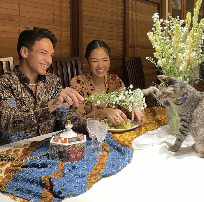 Keseruan Jefri Nichol Saat Makan Bareng Caitlin Halderman hingga Joe Taslim