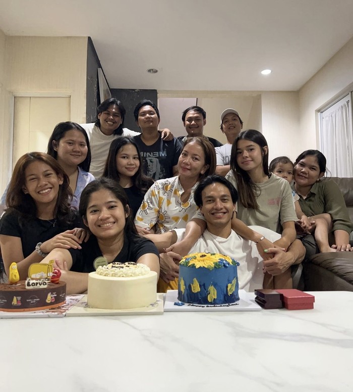 Keseruan Jefri Nichol Saat Makan Bareng Caitlin Halderman hingga Joe Taslim