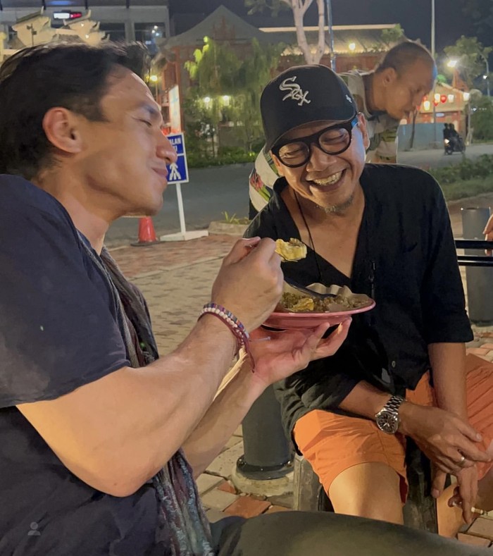 Keseruan Jefri Nichol Saat Makan Bareng Caitlin Halderman hingga Joe Taslim
