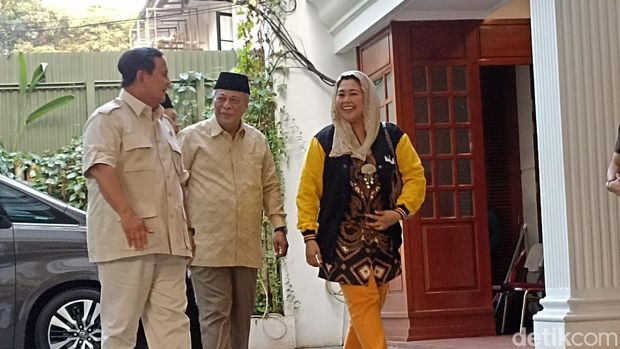 Bertemu Prabowo, Yenny Wahid Tiba di Kertanegara Bertemu Prabowo, Yenny Wahid Tiba di Kertanegara