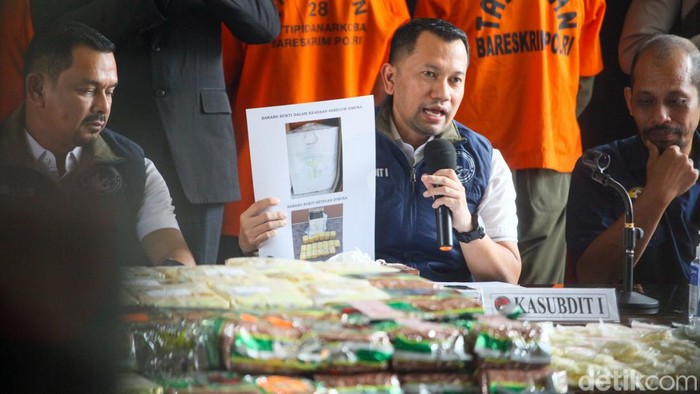 Ungkap Kasus Narkoba, Bareskrim Sita 93 Kg Sabu-18 Ribu Ekstasi Ungkap Kasus Narkoba, Bareskrim Sita 93 Kg Sabu-18 Ribu Ekstasi