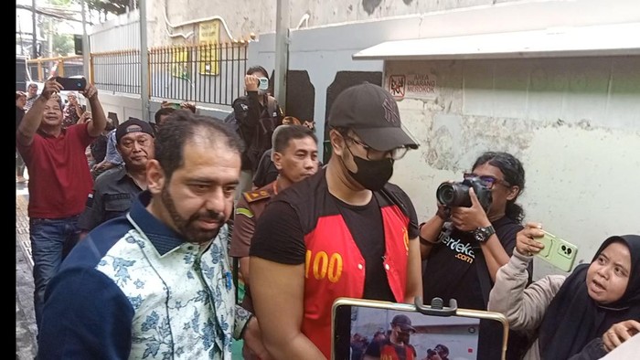 Kondisi Ayah Membaik, Ammar Zoni Lebih Tenang Hadapi Sidang Tuntutan Kondisi Ayah Membaik, Ammar Zoni Lebih Tenang Hadapi Sidang Tuntutan