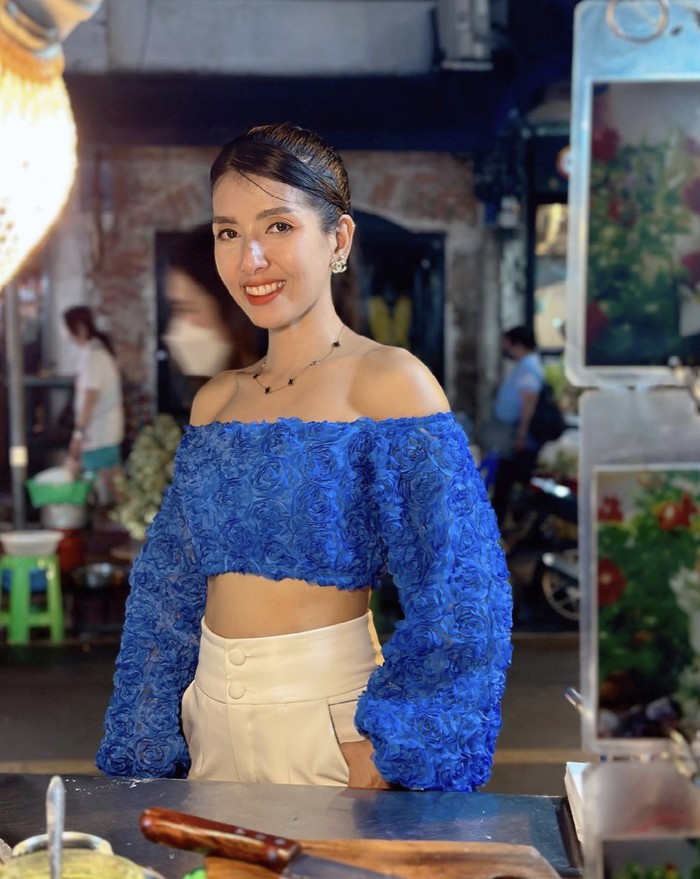 10 Potret Penjual Roti Cantik Viral di Thailand, Kini Jadi YouTuber!