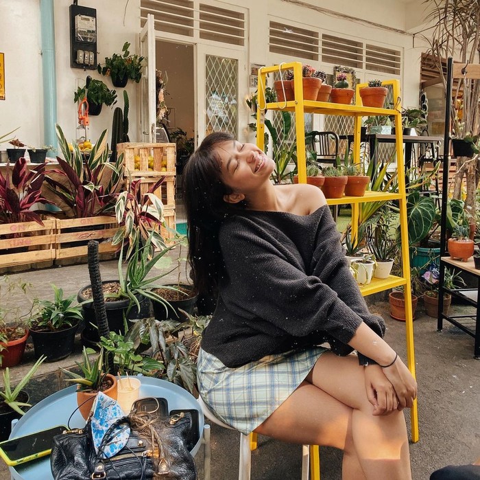 Momen Rebecca Klopper Saat Piknik dan Brunch di Kafe Cantik