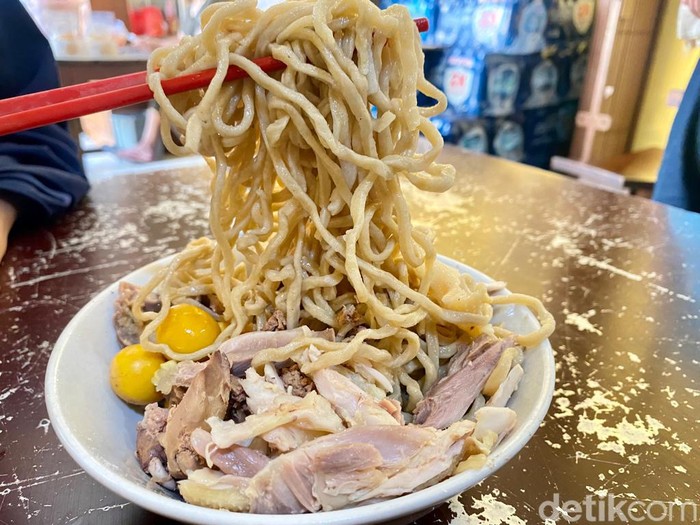 Sarapan Bakmi Ayam Kampung Enak Paling Legendaris di Jakarta Barat