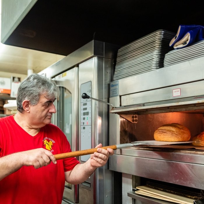Nyamm! Di Bakery Jadul Ini Ada Aneka Pastry Tradisional Eropa