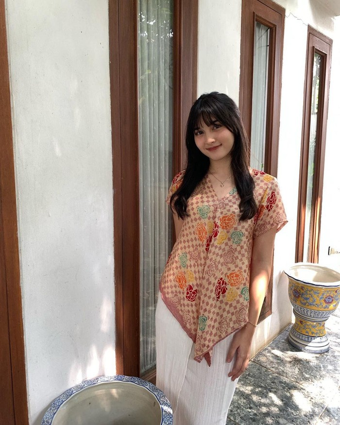 5 Pesona Gaby Rosse, Selebgram Kelahiran Kanada yang Suka Banget Pete