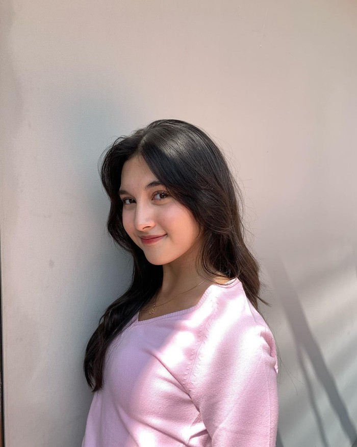 5 Pesona Gaby Rosse, Selebgram Kelahiran Kanada yang Suka Banget Pete