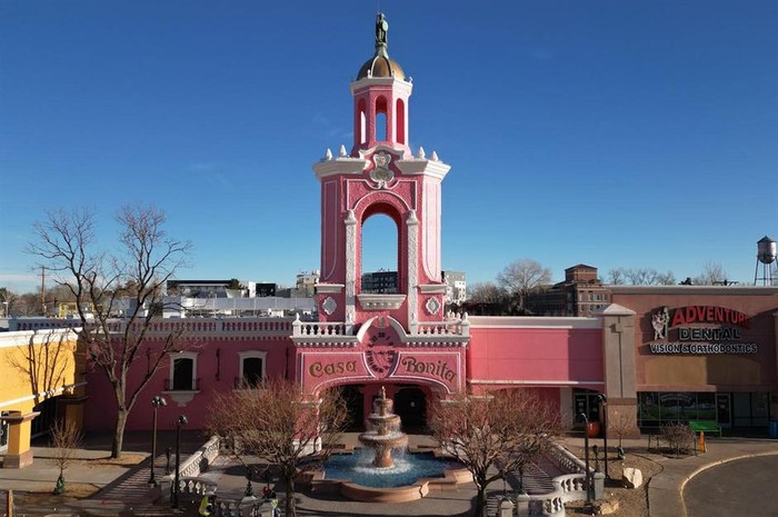 Suasana Restoran Serba Pink 'Casa Bonita' yang Hampir Gulung Tikar