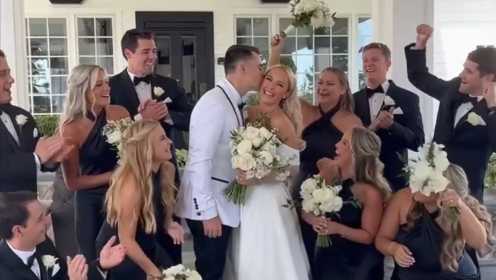 Viral Dress Code Busana Hitam di Pernikahan, Video-nya Bikin 'Merinding'