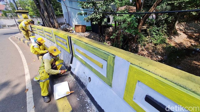 Biar Kinclong, Jembatan Sumenep Jakarta Dicat Ulang Biar Kinclong, Jembatan Sumenep Jakarta Dicat Ulang
