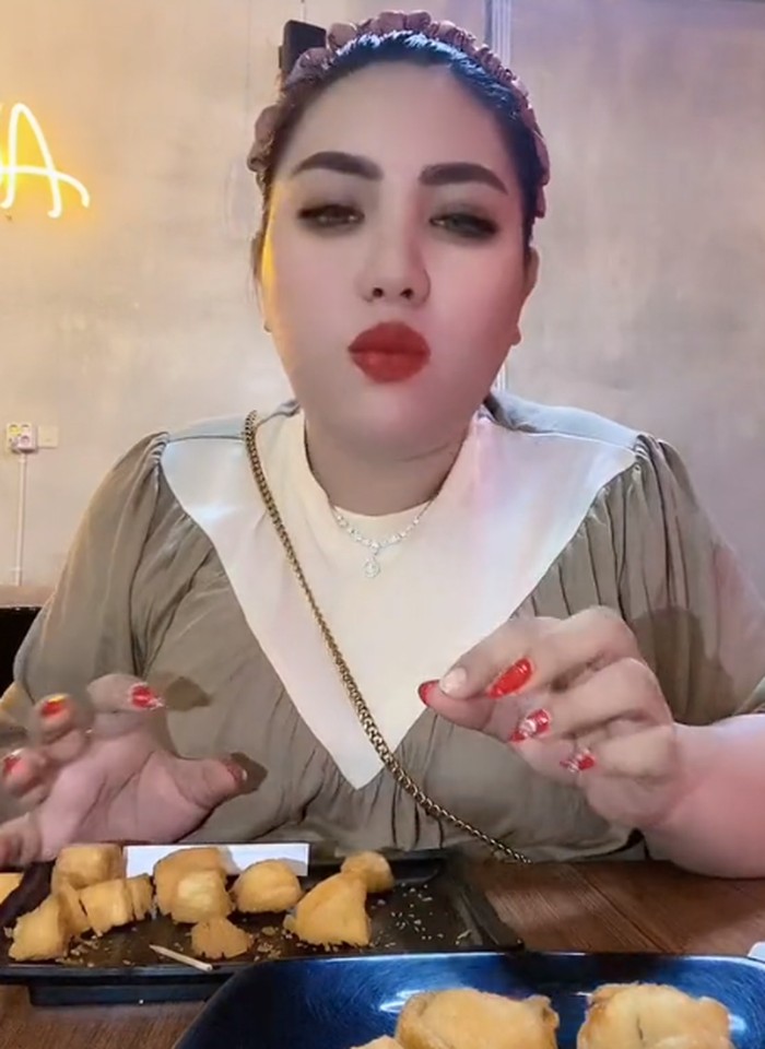 Hobi Pamer Emas, Mira Hayati Juga Senang Kulineran Hingga ke Thailand