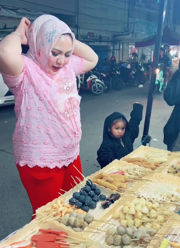 Hobi Pamer Emas, Mira Hayati Juga Senang Kulineran Hingga ke Thailand