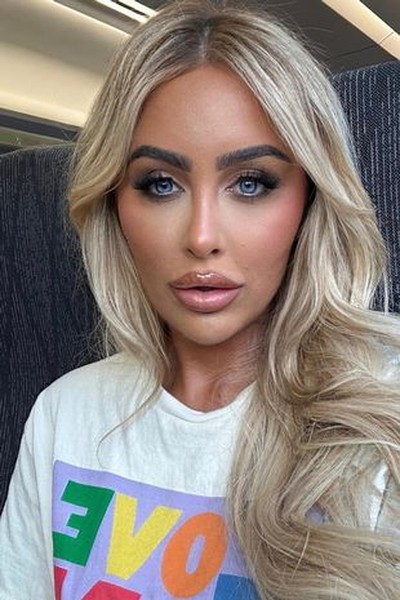 Reality Show Cari Jodoh Dihujat Sembunyikan Status Transgender Kontestannya