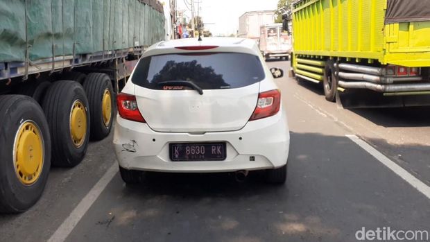 6 Hal soal Tabrak Lari di Pekalongan, Pelaku Kejar-kejaran dengan Polisi 6 Hal soal Tabrak Lari di Pekalongan, Pelaku Kejar-kejaran dengan Polisi