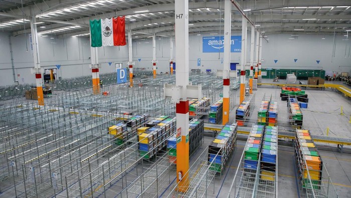 Potret Gudang Pengiriman Terbesar Amazon di Amerika Latin