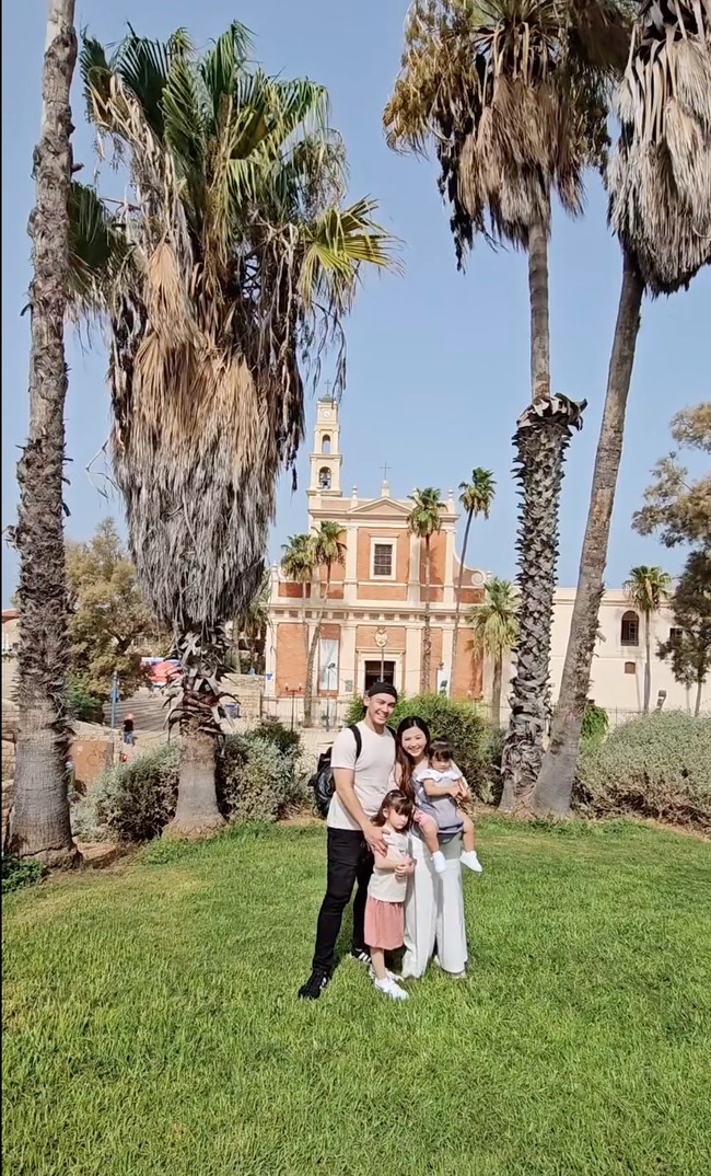 7 Foto Samuel Zylgwyn & Franda ke Israel, Perdana Ajak 2 Anak ke Luar ...