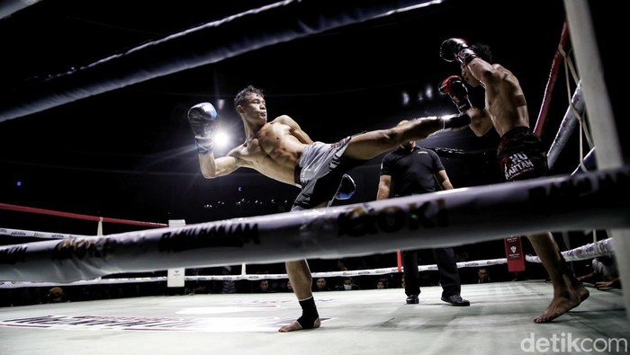 Aksi Petarung di Baku Hantam Championship