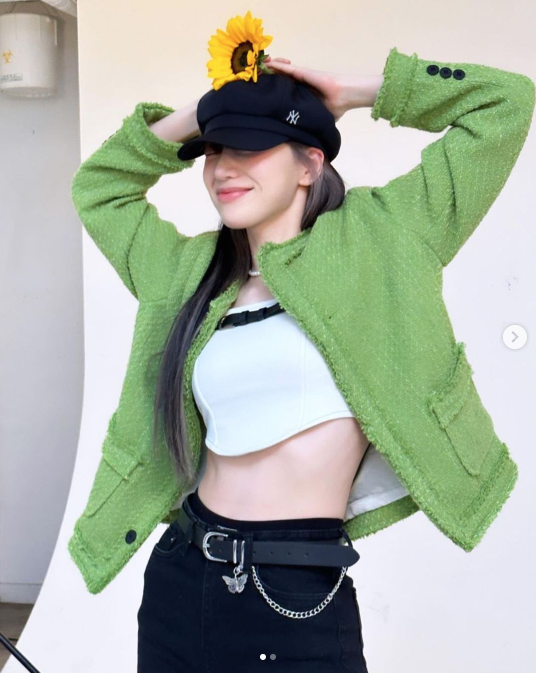 Siapa Bada Lee? Ini Profil Dancer Viralkan Smoke Challenge yang Diikuti V BTS