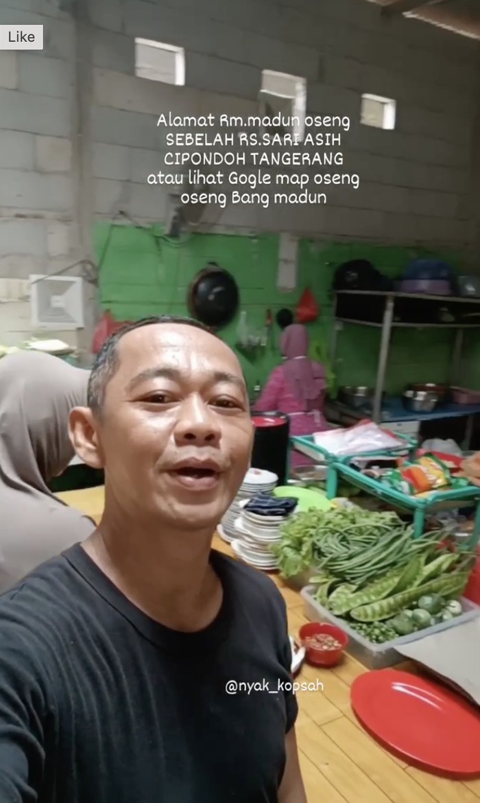 Heboh! Aksi Nyak Kopsah Masak dan Layani Pembeli Oseng Bang Madun