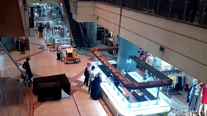 Penampakan Sepi dan Gelapnya ITC Kebon Kelapa Bandung