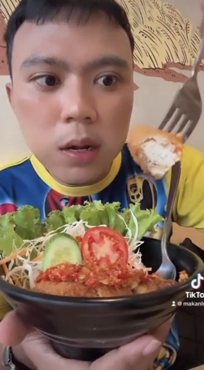 Gaya Seru Aa' Juju saat Review Makanan Jujur Lewat 'Makan Lurr'