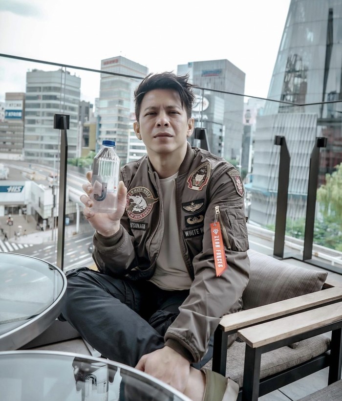 Serunya Ariel NOAH Saat Mancing dan Makan Ramen di Jepang