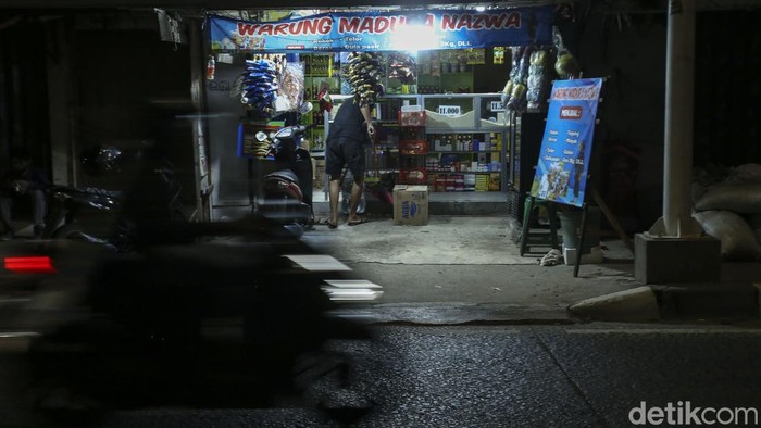 Mengintip Warung Madura, Buka 24 Jam hingga Eksis di Era Belanja Modern