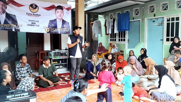Strategi NasDem Kenalkan Anies-Cak Imin ke Warga Kampung di Karawang Strategi NasDem Kenalkan Anies-Cak Imin ke Warga Kampung di Karawang
