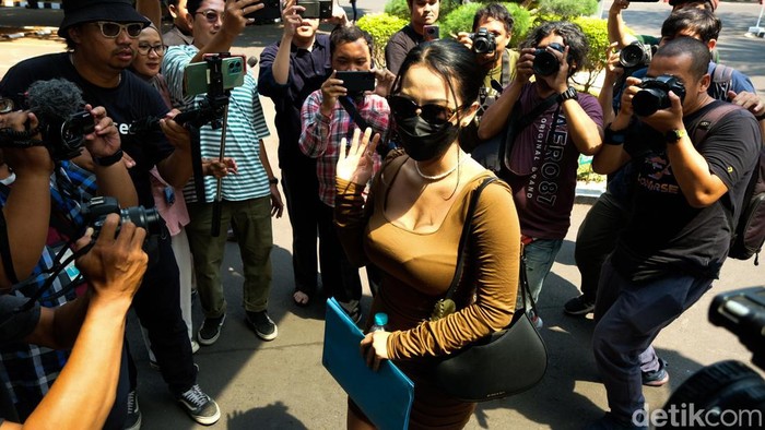 Penampilan Siskaeee Dipanggil Polisi soal Film Porno