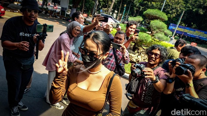 Penampilan Siskaeee Dipanggil Polisi soal Film Porno