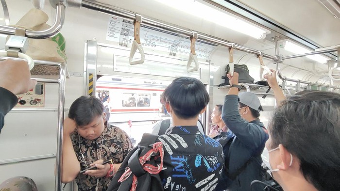 Perjalanan KRL Bogor-Jakarta Kota Terhambat Pagi Ini, KCI Minta Maaf Perjalanan KRL Bogor-Jakarta Kota Terhambat Pagi Ini, KCI Minta Maaf