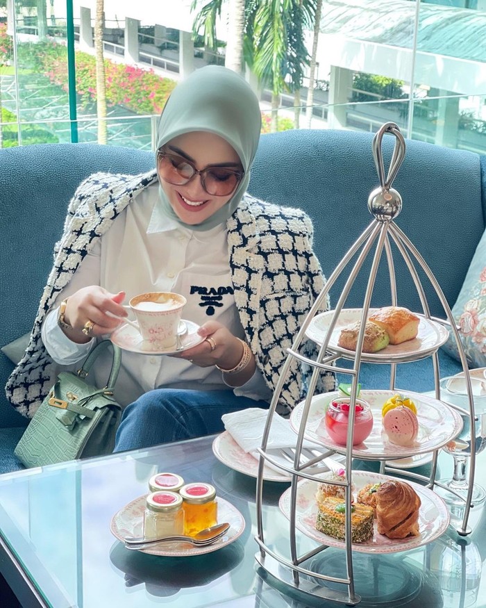 Kulineran Mewah Princess Syahrini Cicip Jamur Matsutake Rp 30 Juta